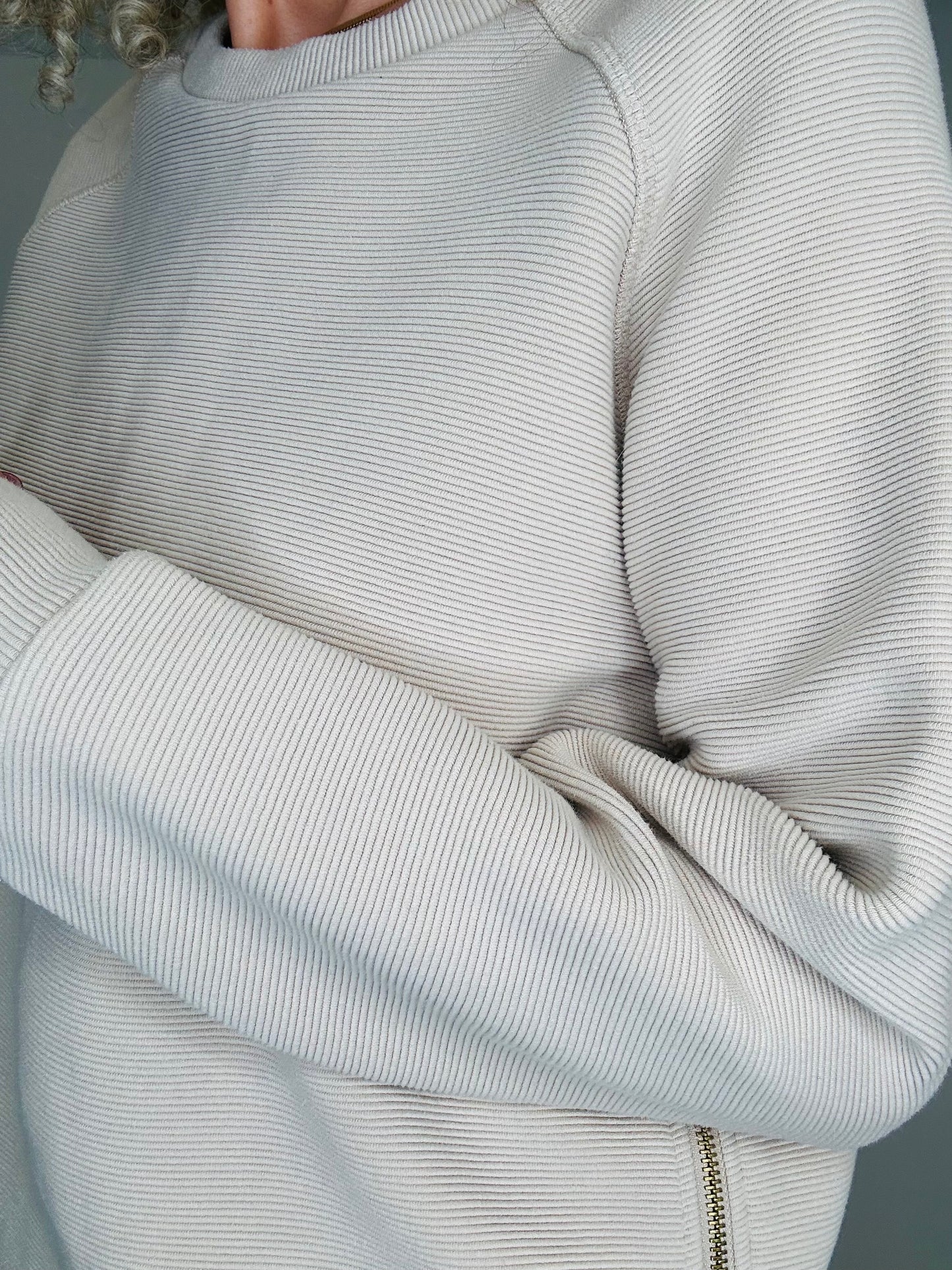 Ribbed Sweatshirt - Size M – editsecondhand